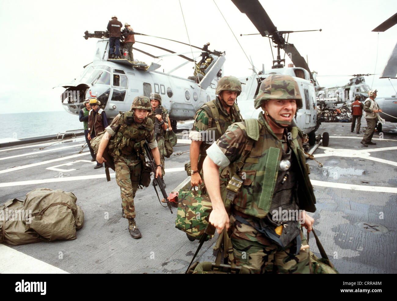 before Liberia's coast: USS Ponce (LPD-15 Stock Photo - Alamy