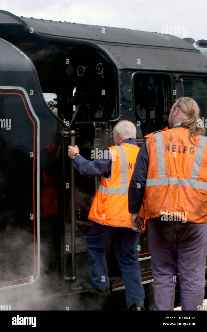 Railway workers hi-res stock photography and images - Alamy