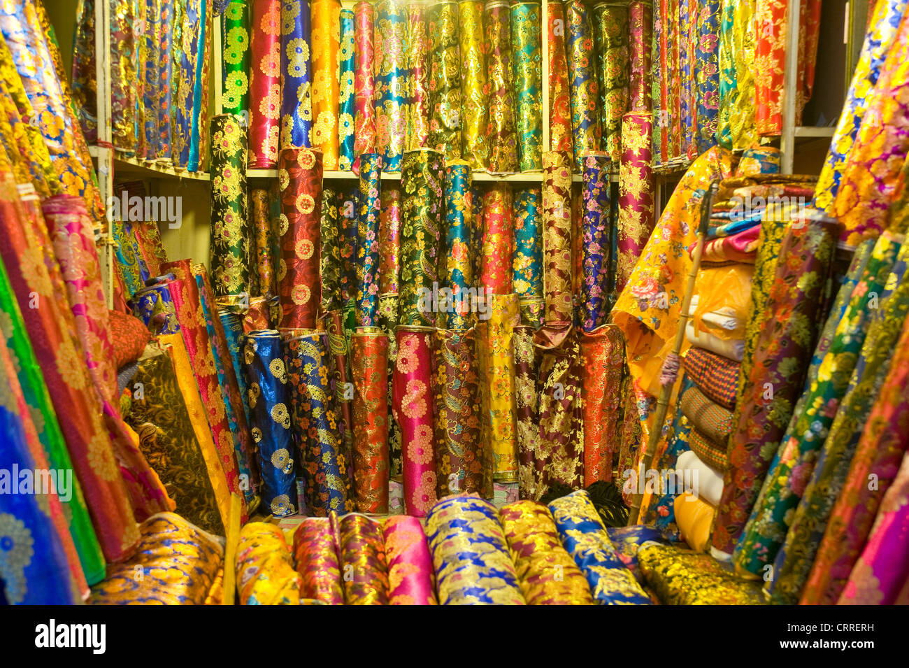 Fabric rolls market hi-res stock photography and images - Alamy