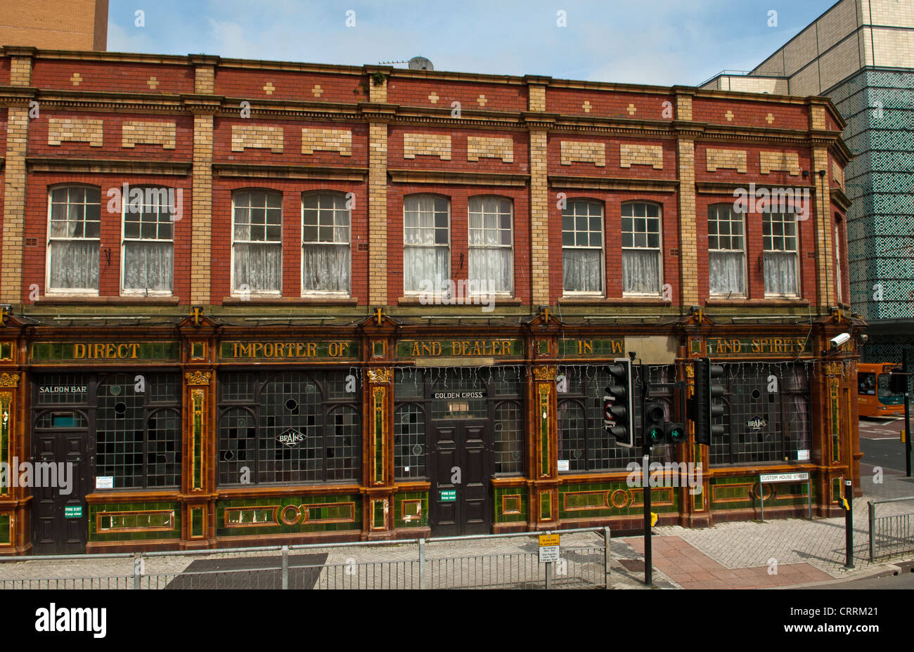 Golden cross cardiff hi-res stock photography and images - Alamy