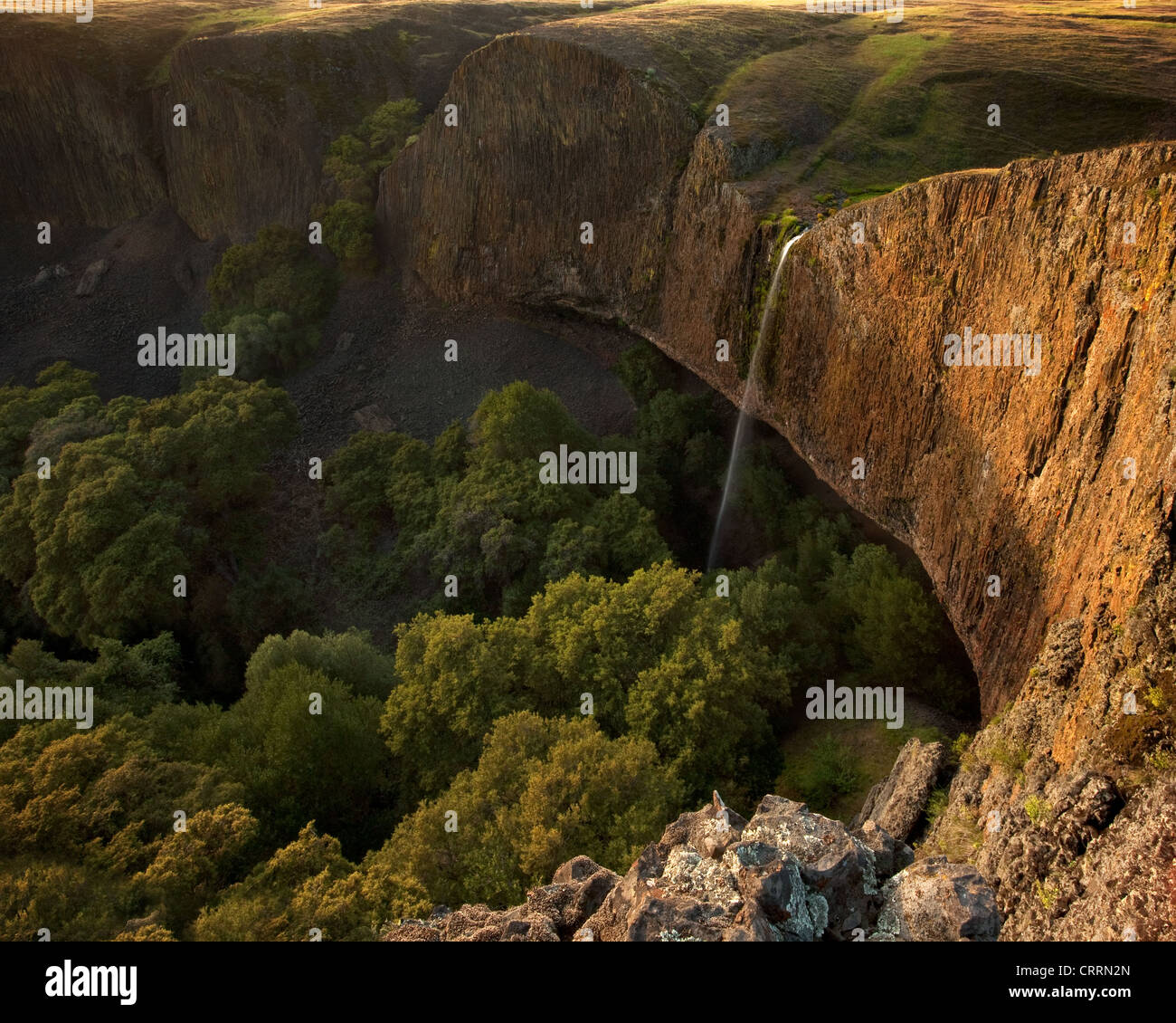 Beautiful sheer waterfall off cliff on Table Mountain of California ...