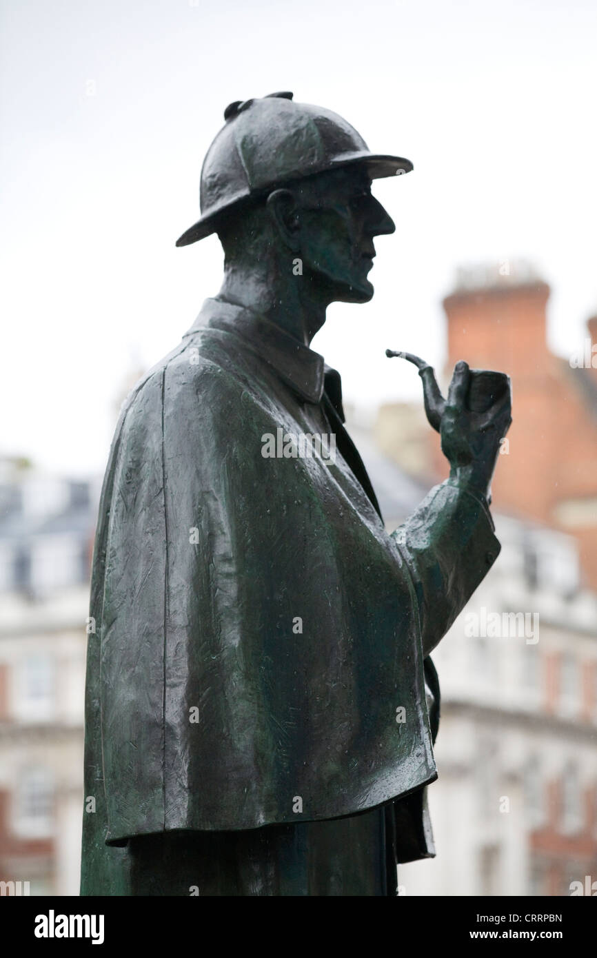 Sherlock holmes statue baker street hi-res stock photography and images ...