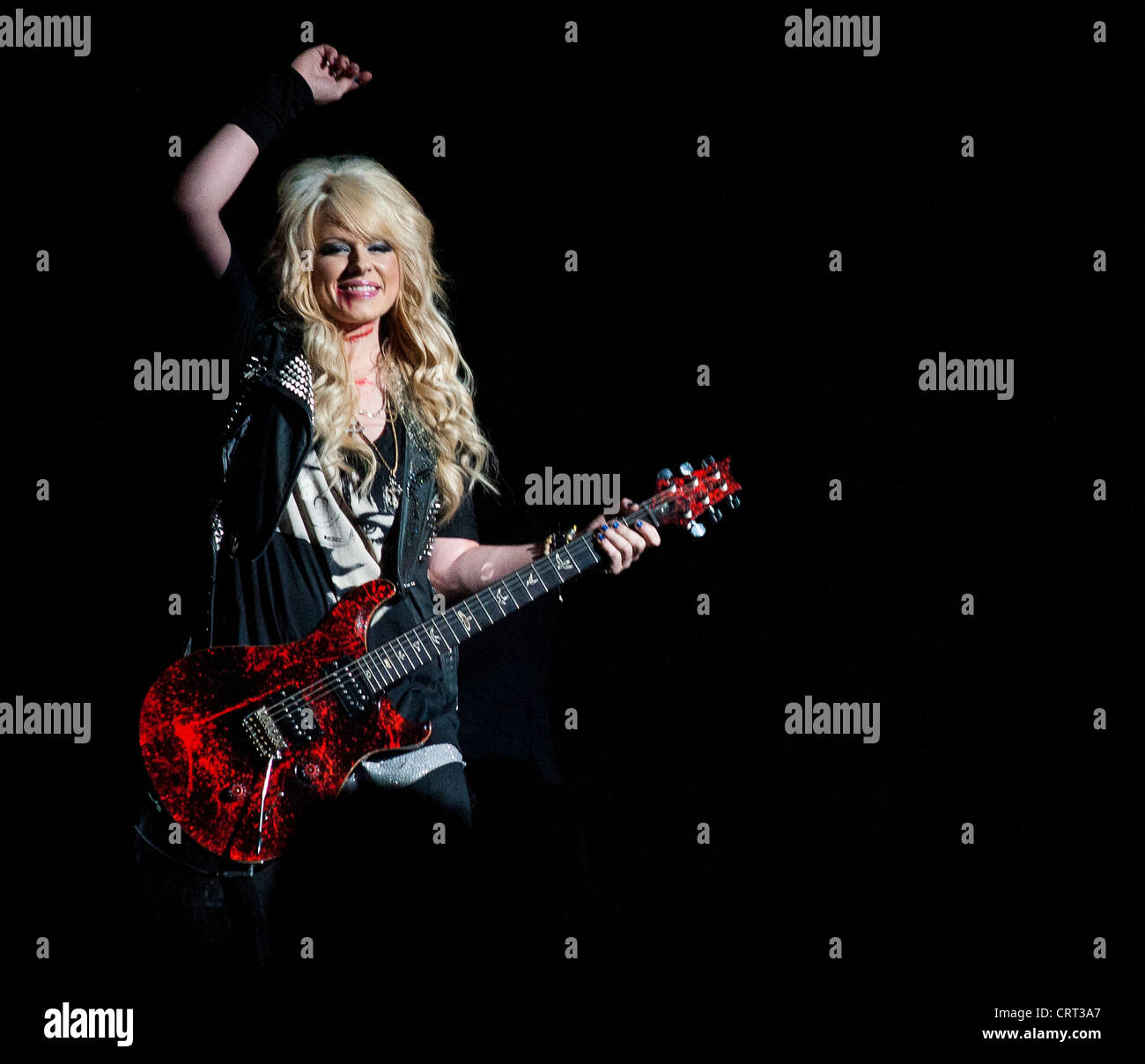 Alice cooper singing hi-res stock photography and images - Alamy