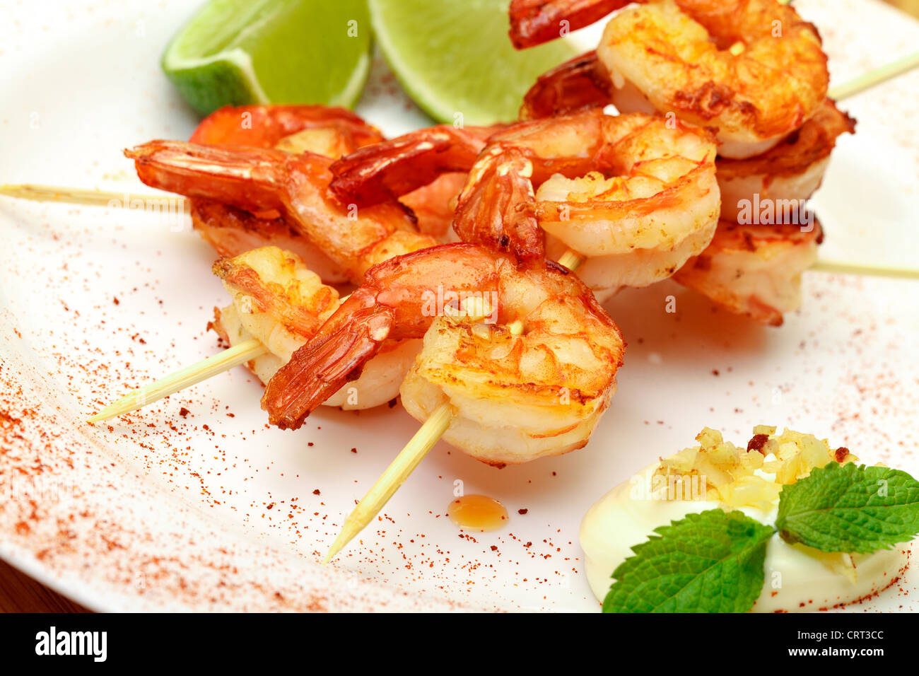 King prawns lime hi-res stock photography and images - Alamy