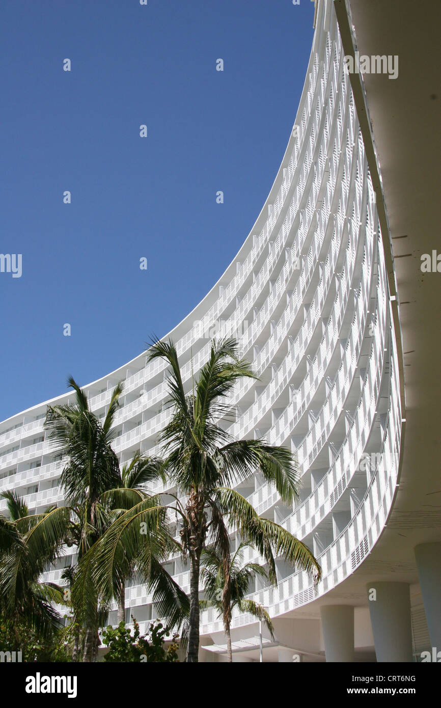 Business curved architecture hi-res stock photography and images - Alamy