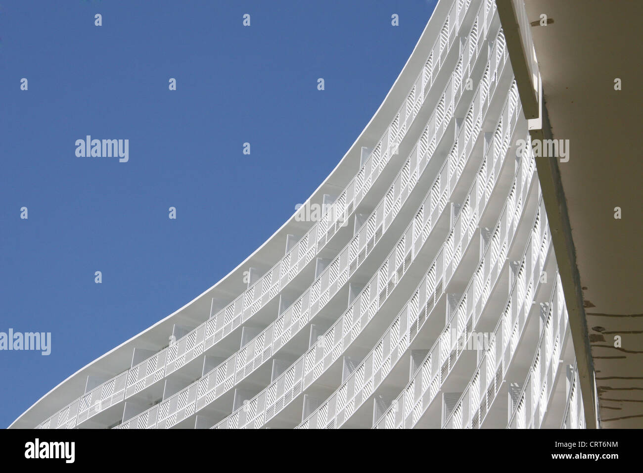 Business curved architecture hi-res stock photography and images - Alamy