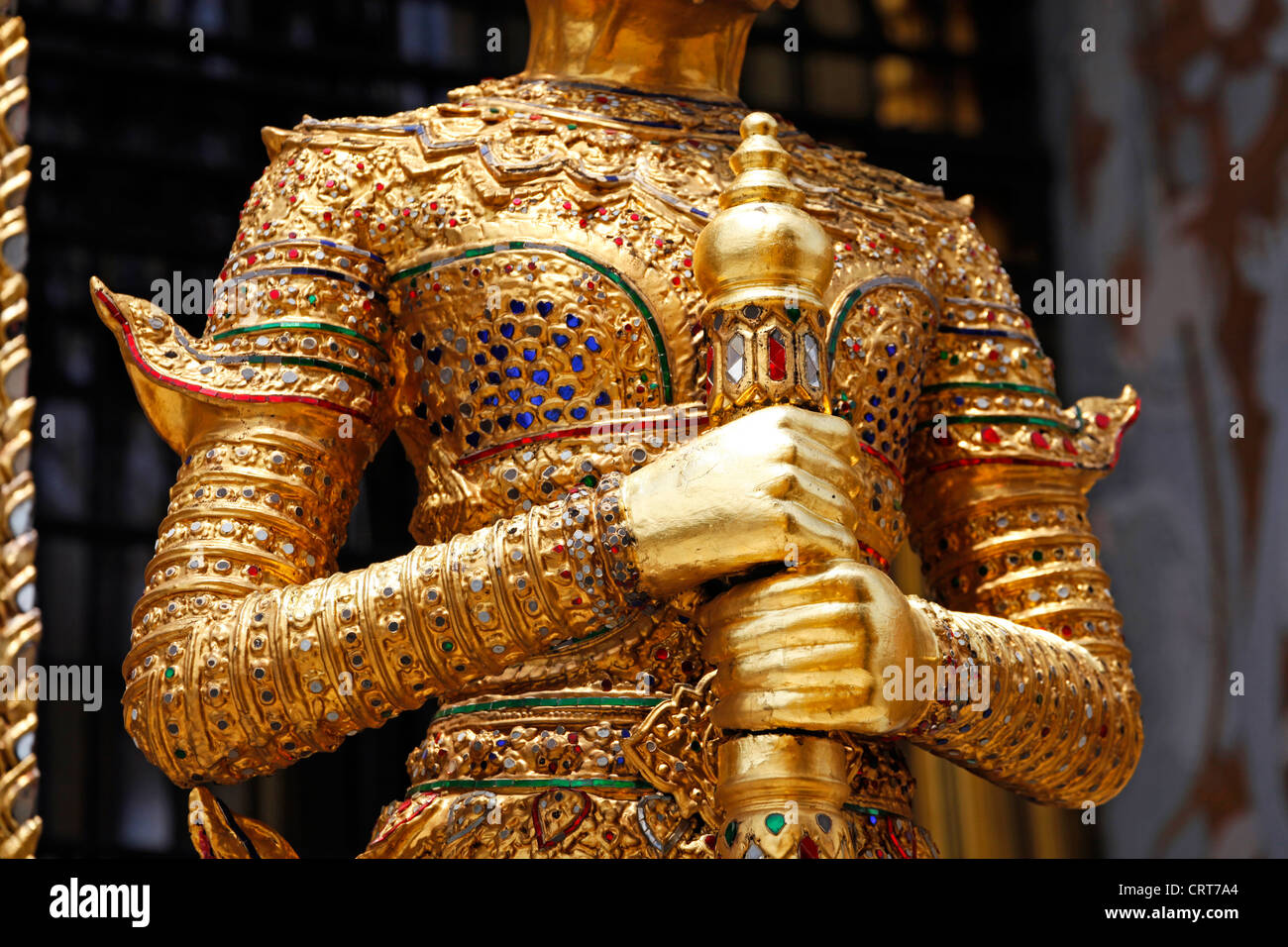 Statue holding sword hi-res stock photography and images - Alamy