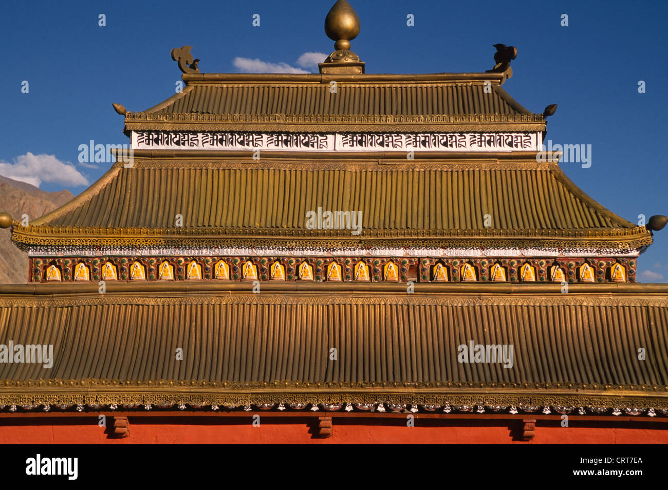 India, Ladakh, Leh, tibetan buddhist temple, roof Stock Photo - Alamy
