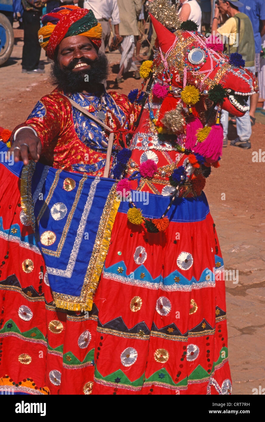 Entertainer man hi-res stock photography and images - Alamy