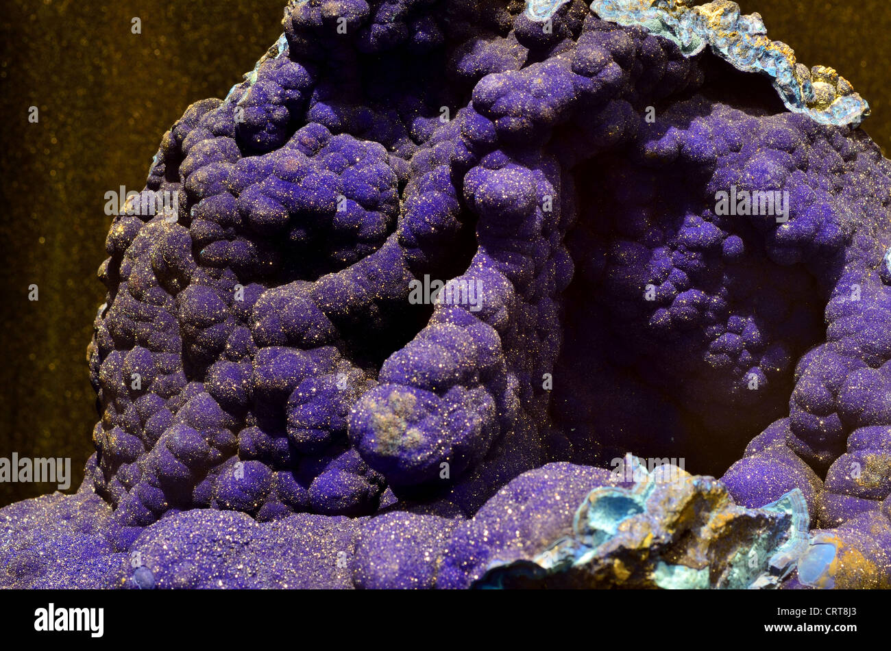 Azurite mineral, blue crystals of copper carbonate, Cu3(CO3)2OH2 Stock ...