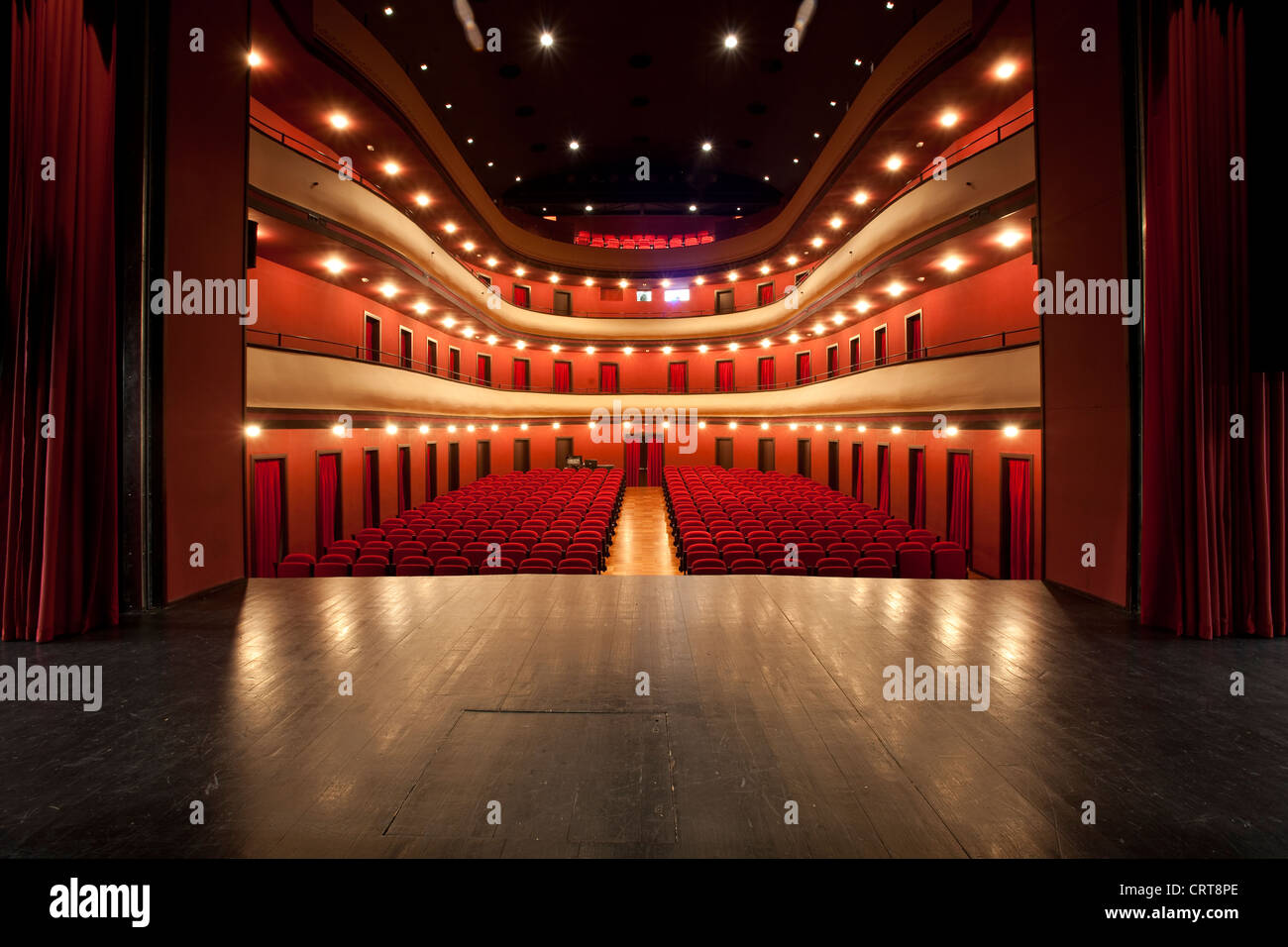 Old stage act hi-res stock photography and images - Alamy