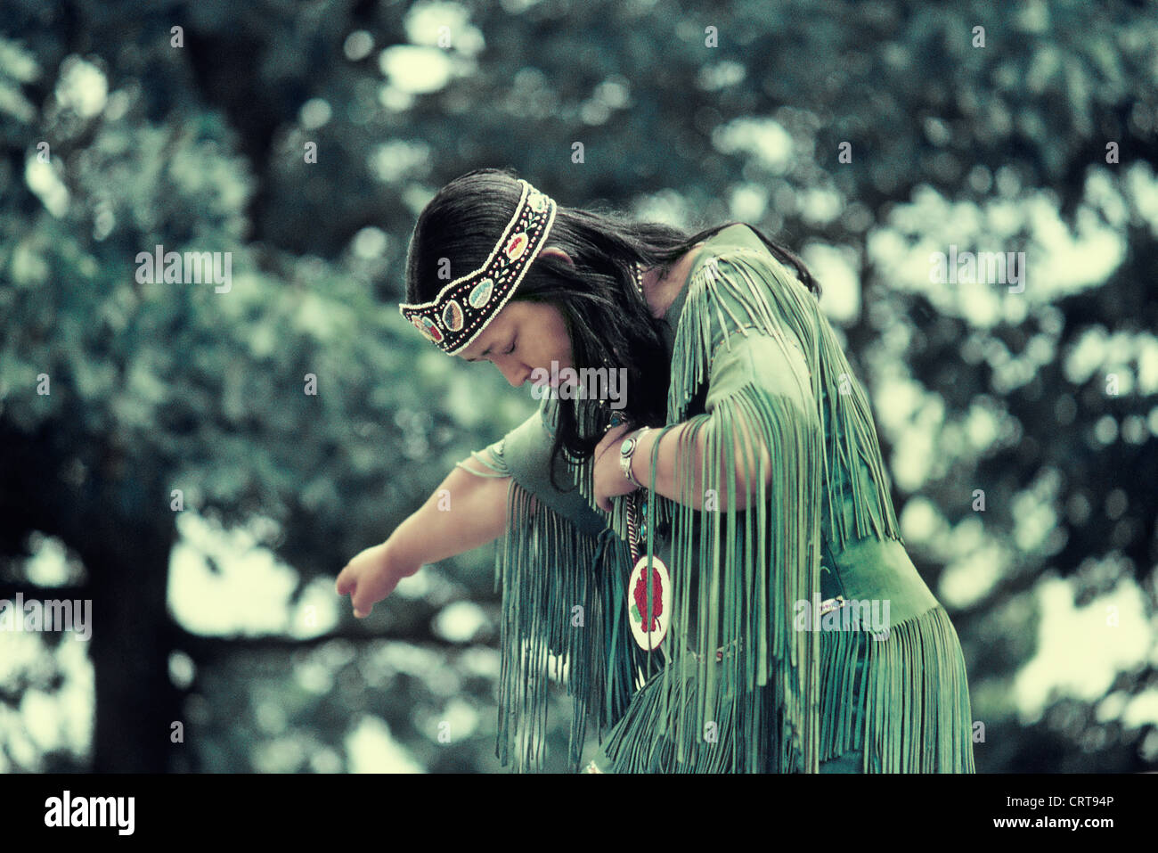 American indian dance exhibition hi-res stock photography and images ...