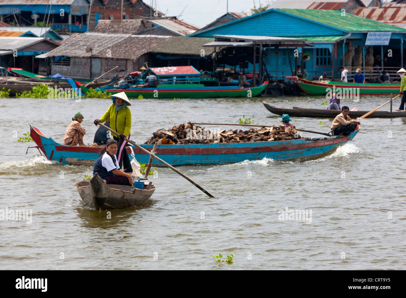 Vietnamese boat people hi-res stock photography and images - Alamy