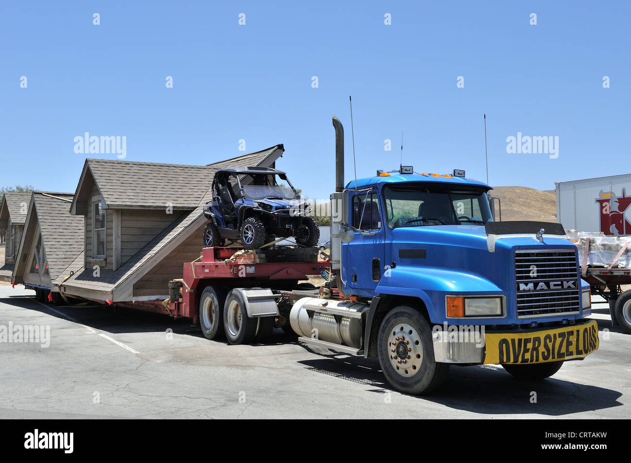Oversize Load High Resolution Stock Photography and Images - Alamy