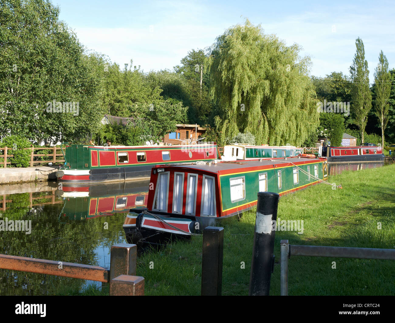 Narrowboat on river trent trent hi-res stock photography and images - Alamy