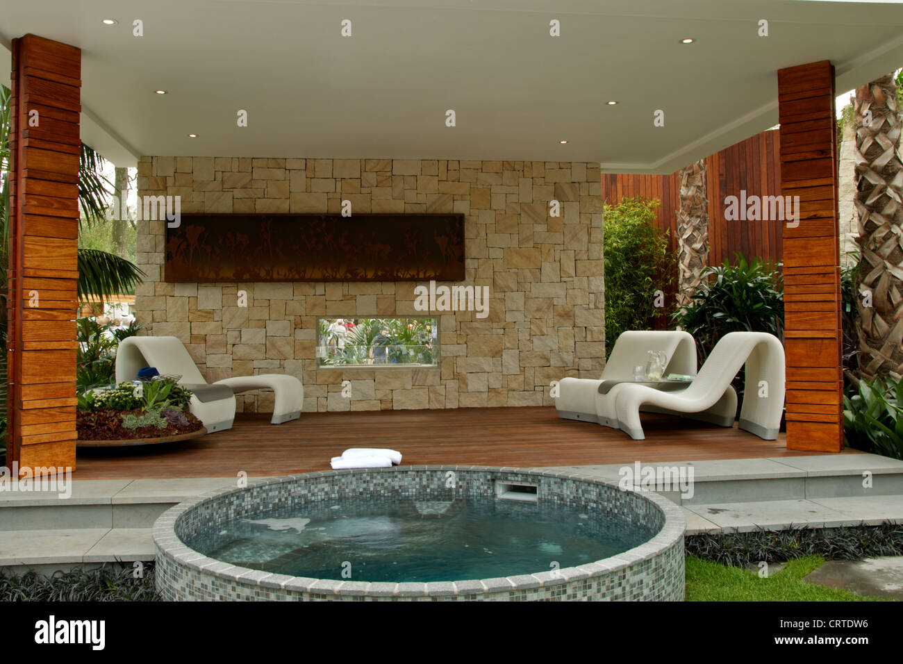 Jacuzzi tub High Resolution Stock Photography and Images - Alamy