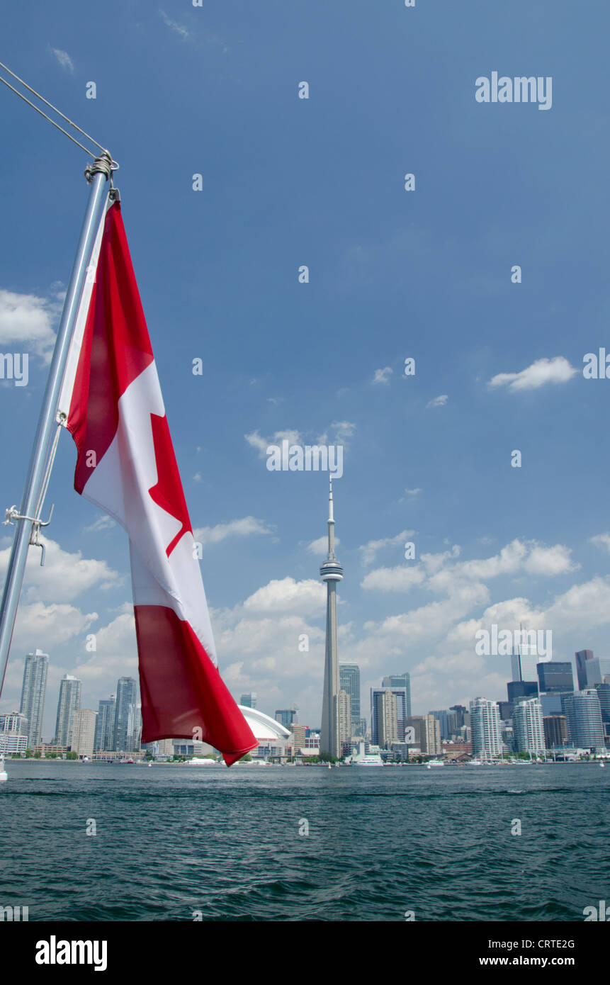 Cn tower canadian flag hi-res stock photography and images - Alamy