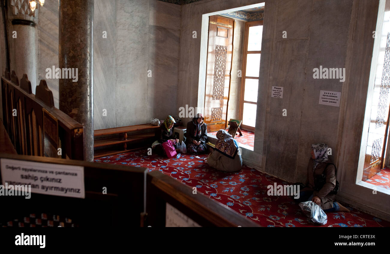 Mosque prayers turkey hi-res stock photography and images - Alamy