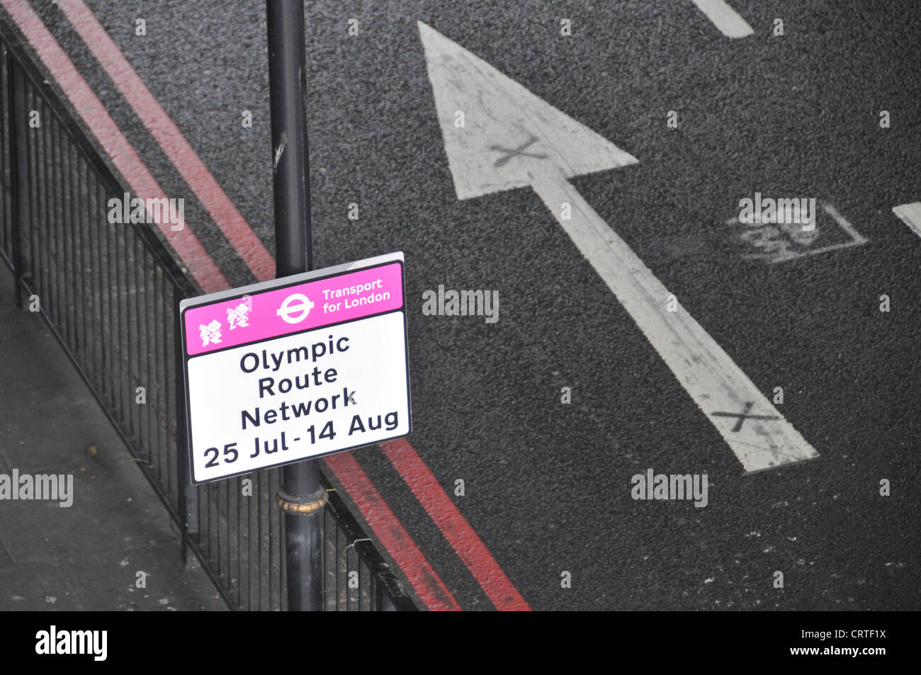 Olympic Route Network signs London 2012 Olympics, Victoria Embankment ...