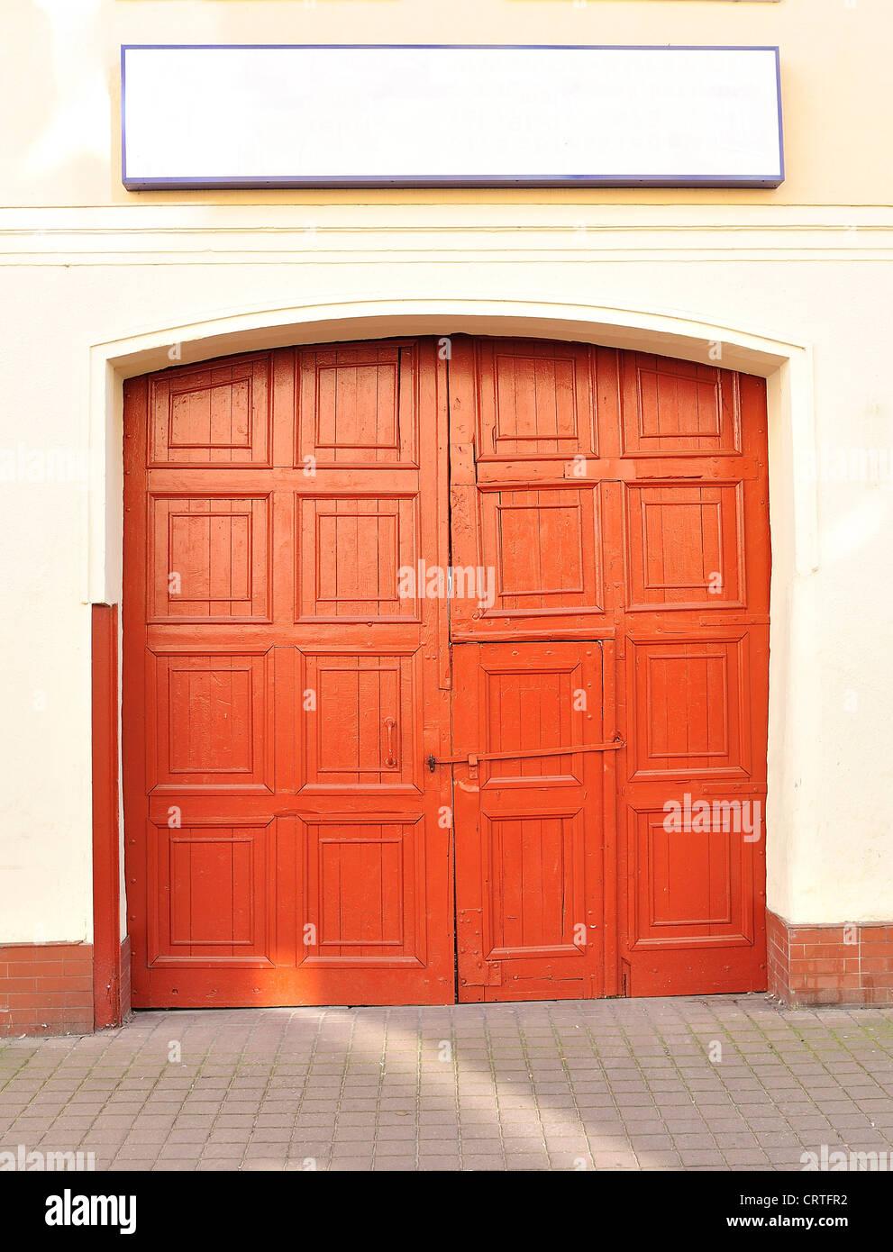 Large wooden entrance doors hi-res stock photography and images - Alamy