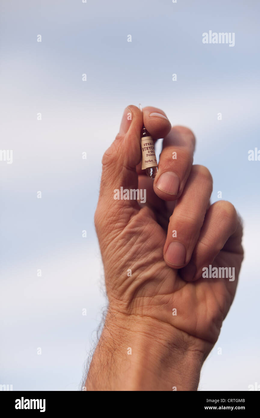 Strychnine death hi-res stock photography and images - Alamy