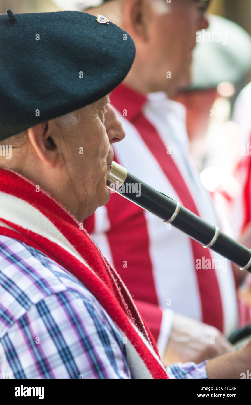 Fans athletic bilbao athletic fan hi-res stock photography and images ...