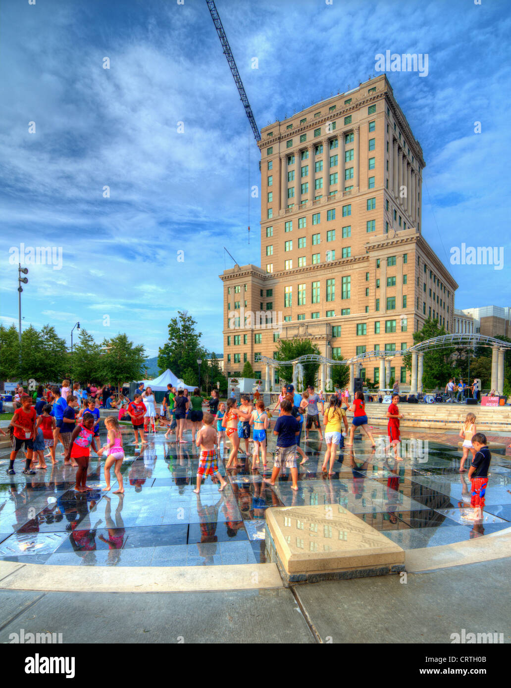 Pack square fountains hi-res stock photography and images - Alamy