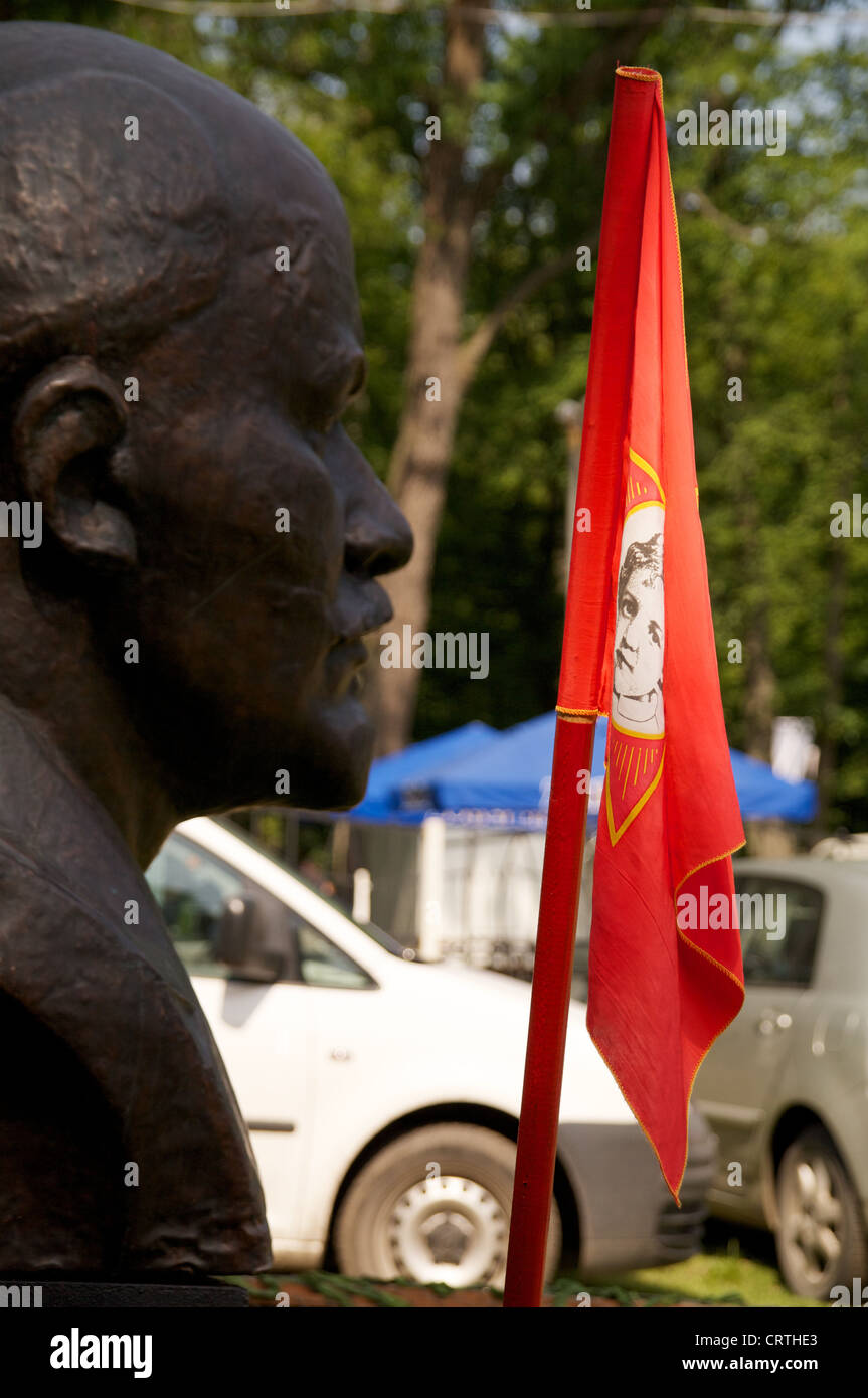 bust of Lenin and red flag Stock Photo - Alamy