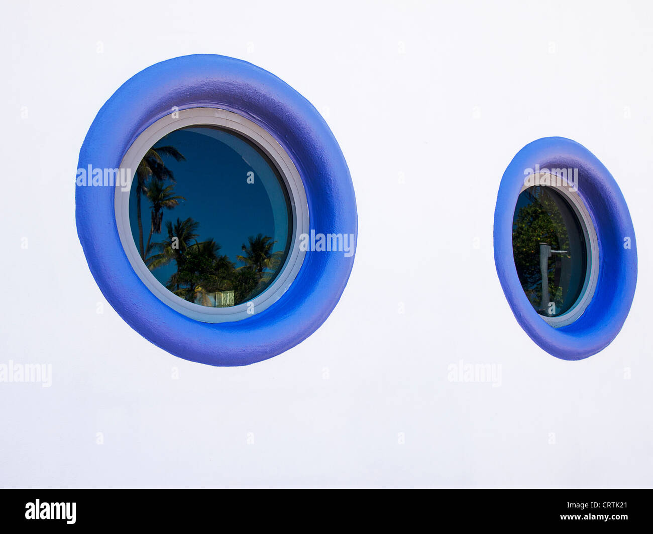 Art deco windows hi-res stock photography and images - Alamy