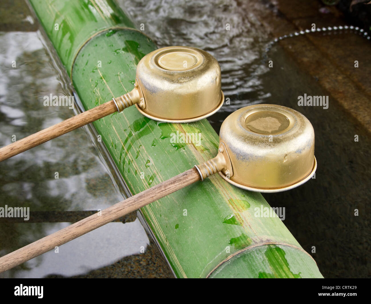 Shinto shrine ritual hi-res stock photography and images - Alamy