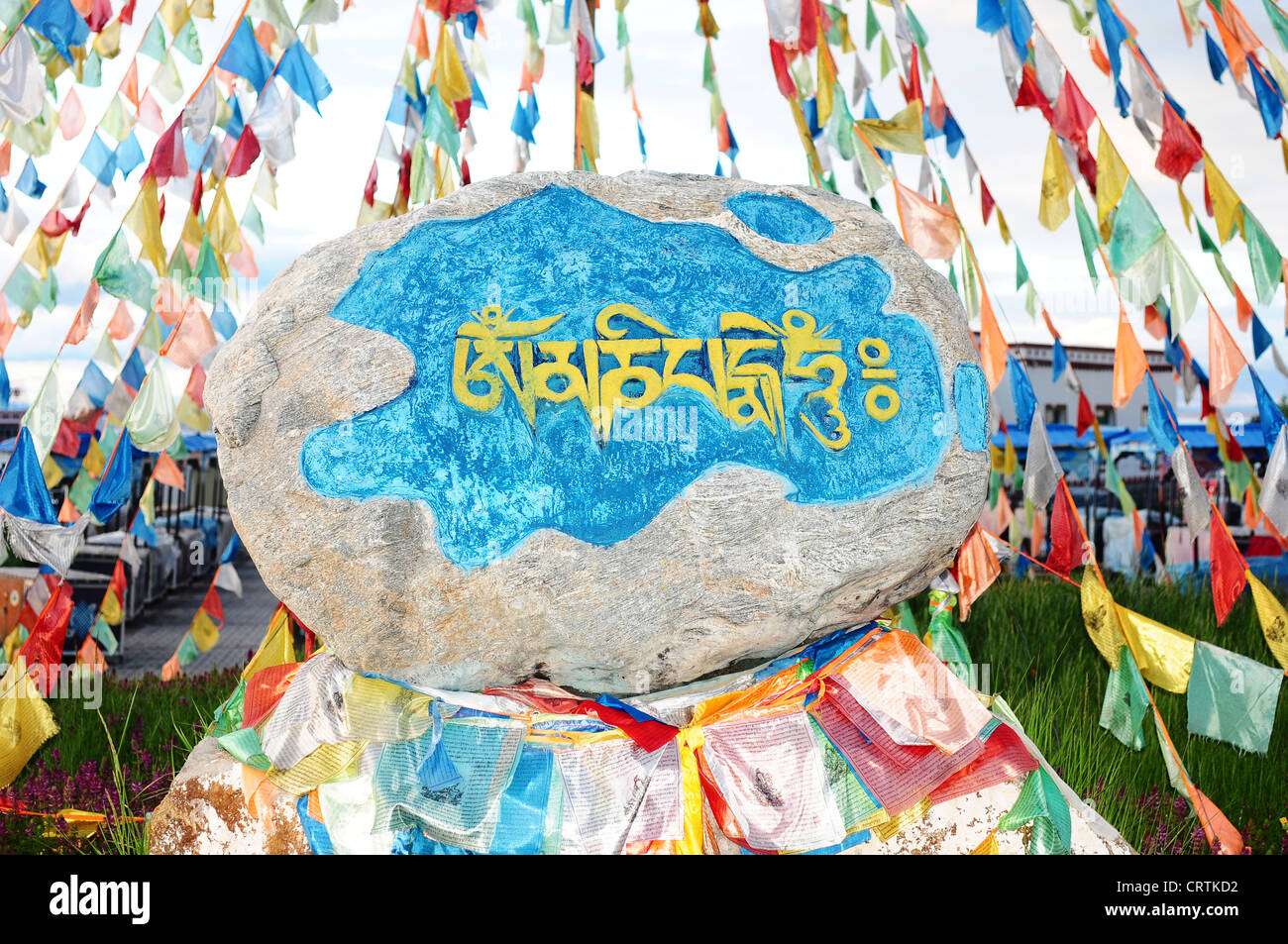 religion tibet buddhism prayer tibetan asia religious pray colorful ...