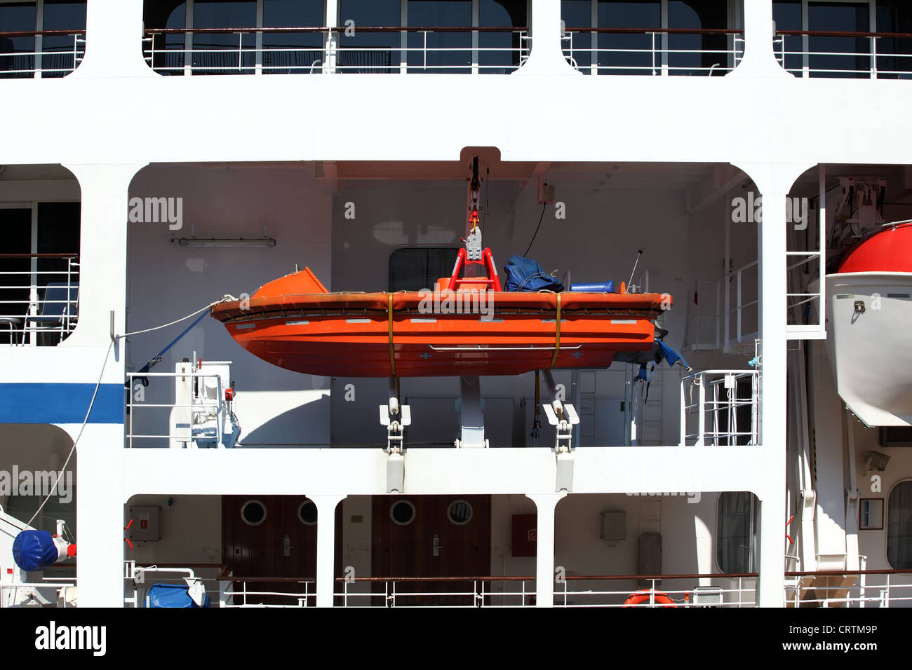 Lifeboat on the ocean cruise liner Stock Photo - Alamy