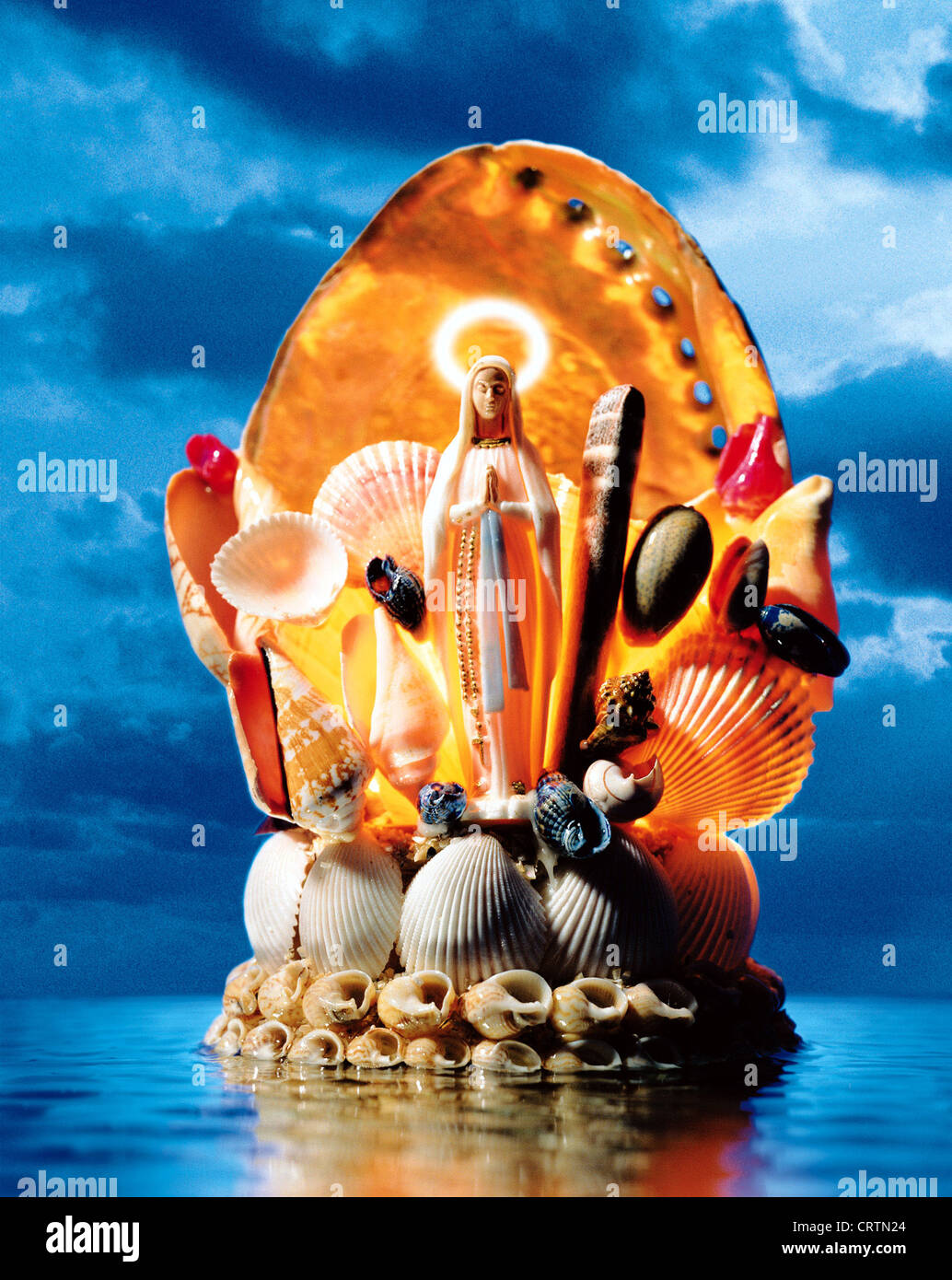 Mary figure hi-res stock photography and images - Alamy