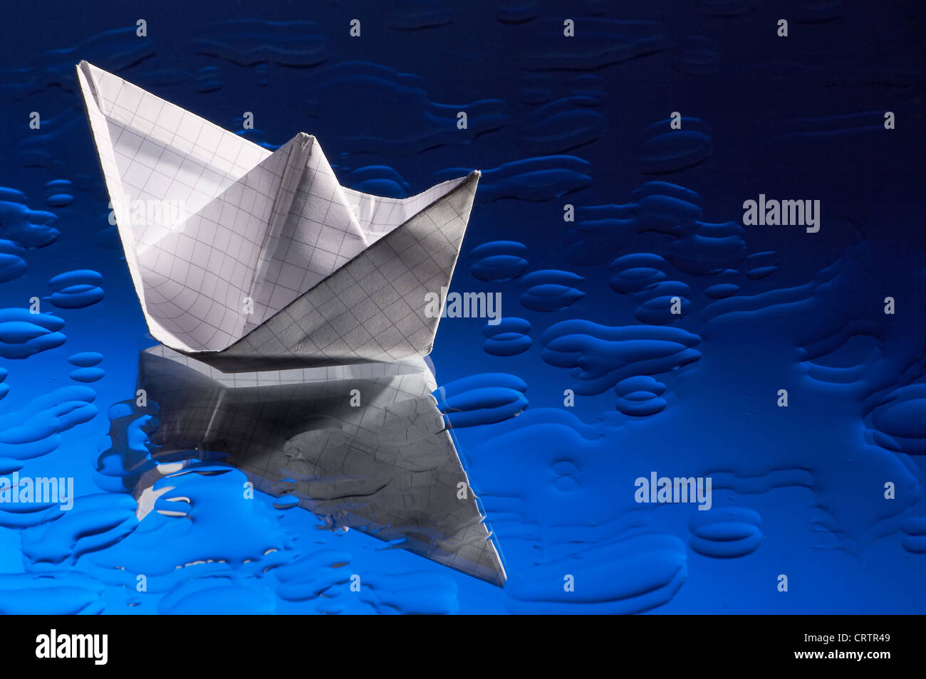 Papership hi-res stock photography and images - Alamy