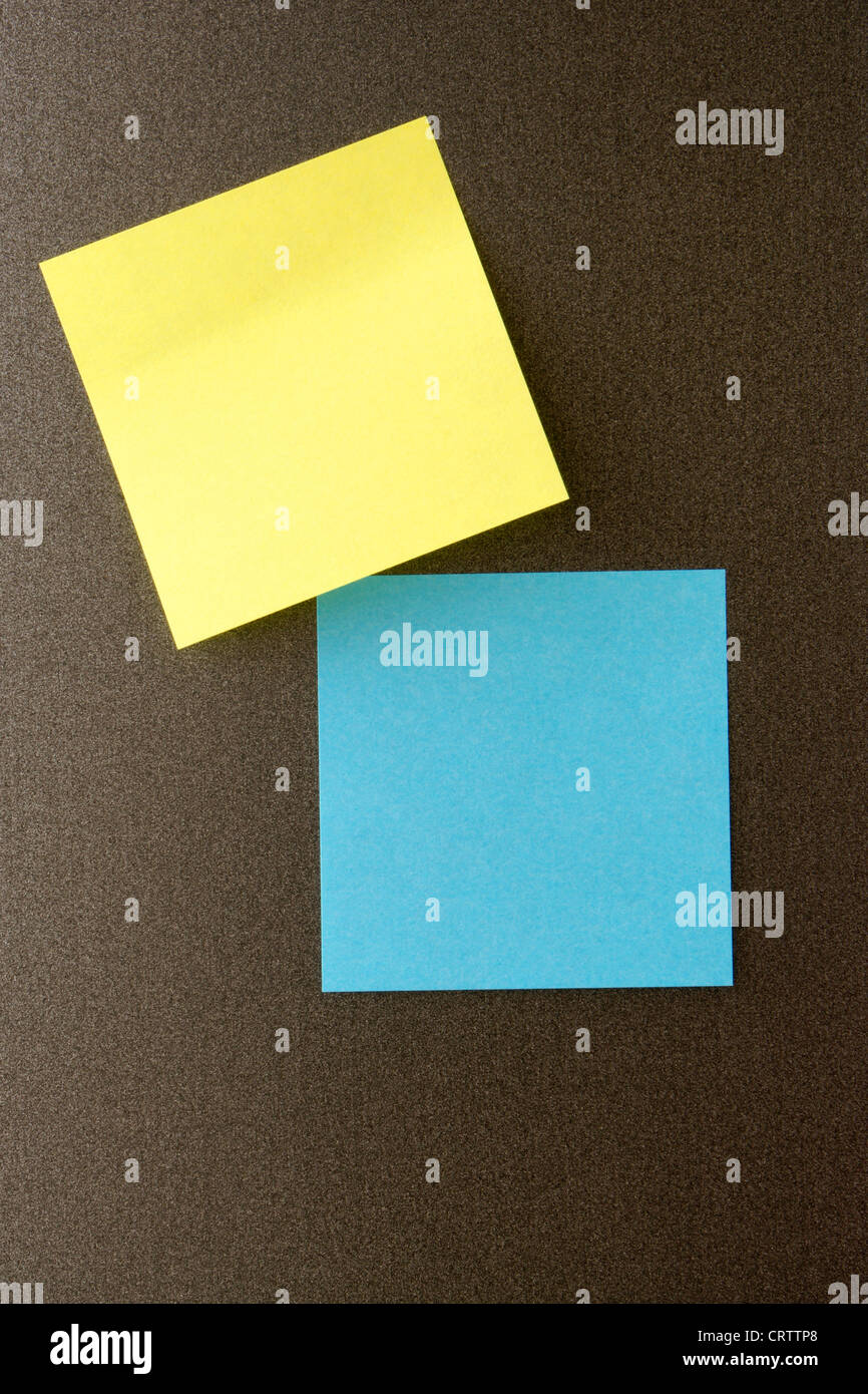 Two yellow blank sticky notes hi-res stock photography and images - Alamy