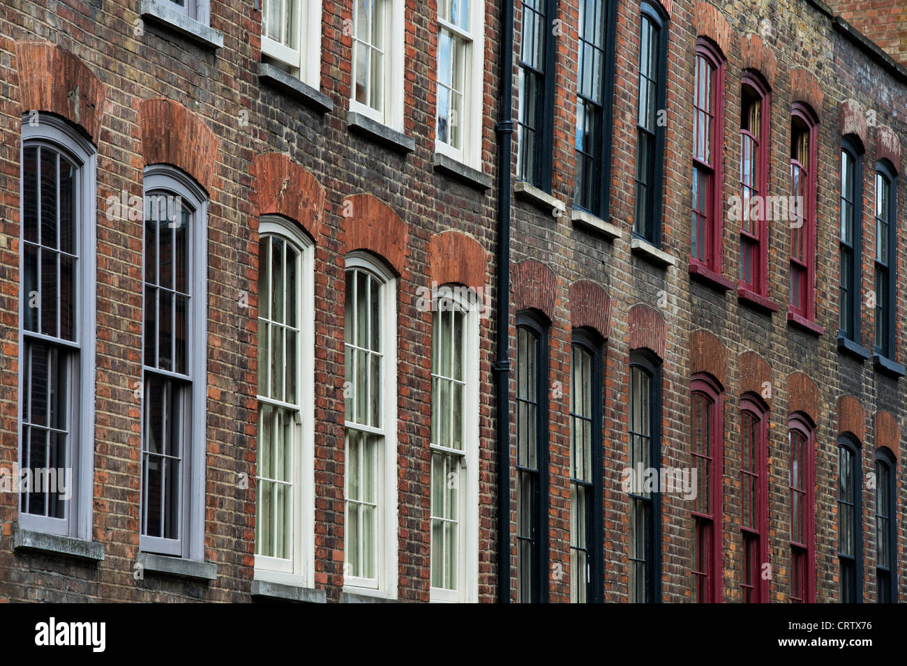 Victorian london street houses hi-res stock photography and images - Alamy