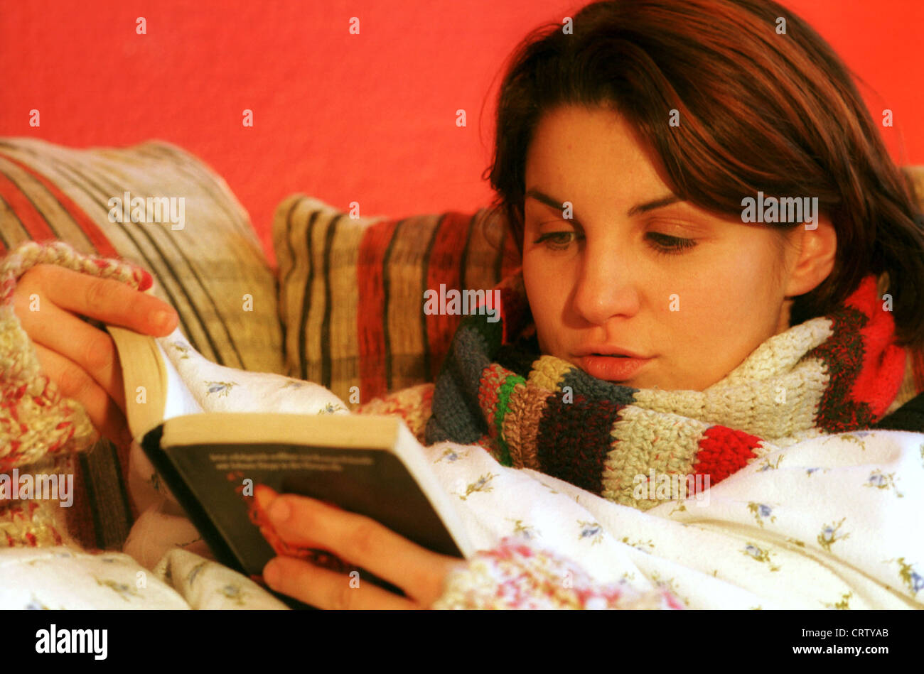 Woman reads a book hi-res stock photography and images - Alamy