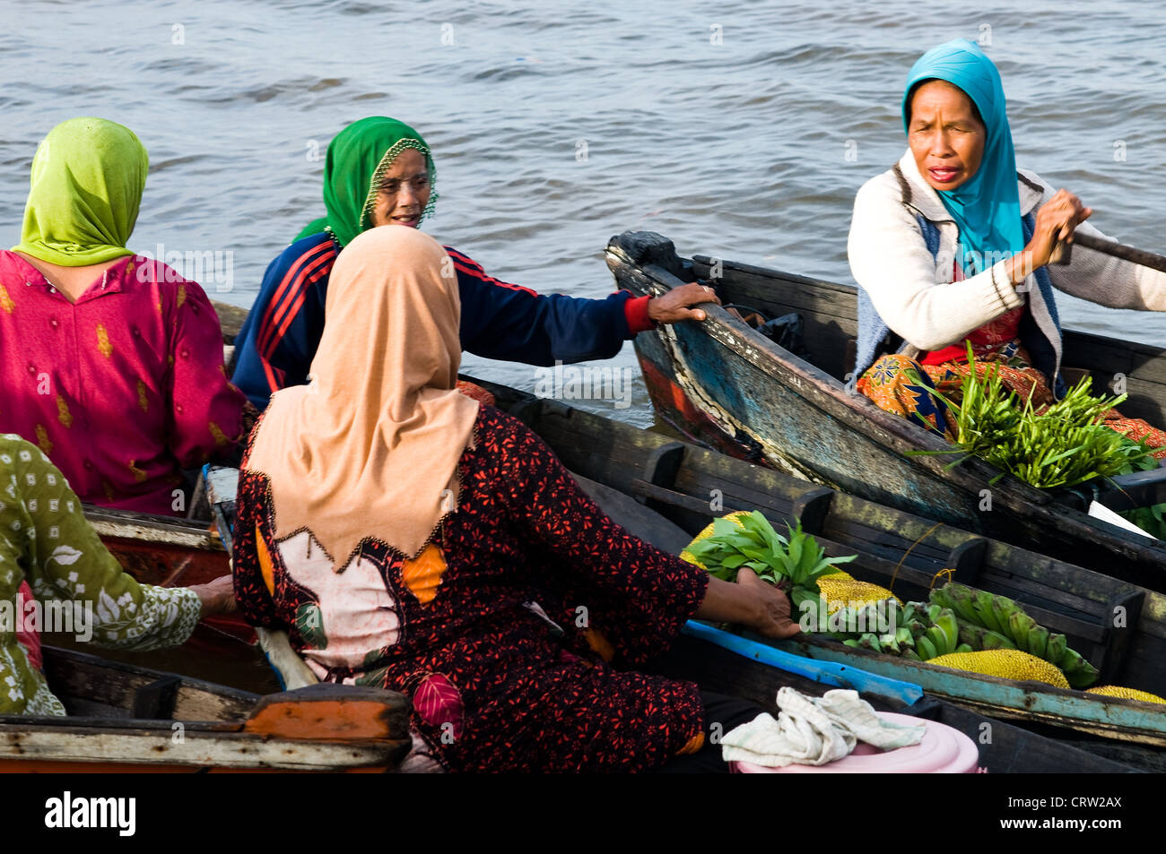 Pasar Terapung floating market, Kuiin and Barito rivers, Banjarmasin ...