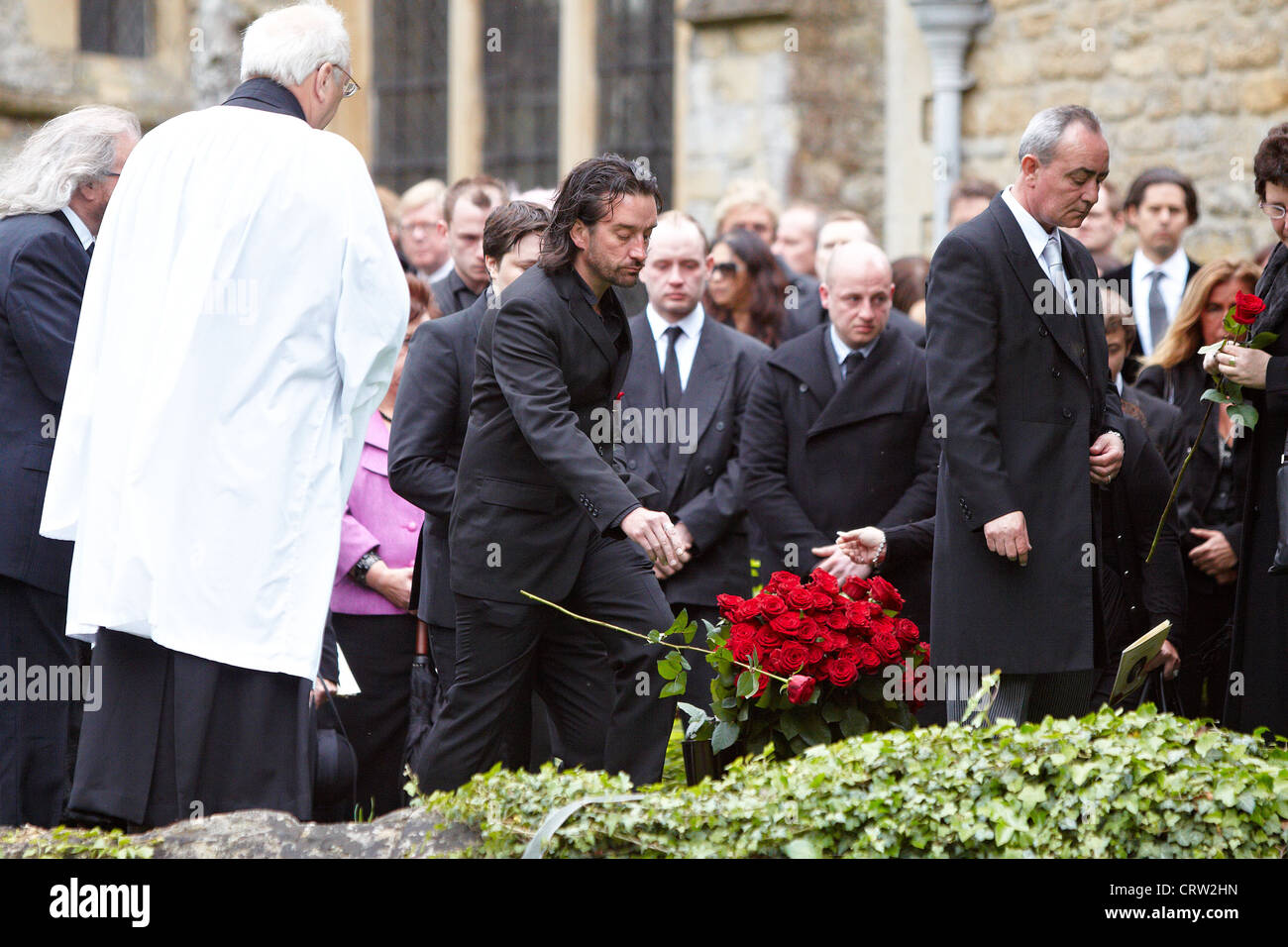 Mourners pay their respects at the funeral of Bee Gee singer Robin Gibb ... Mourners pay their respects at the funeral of Bee Gee singer Robin Gibb ...