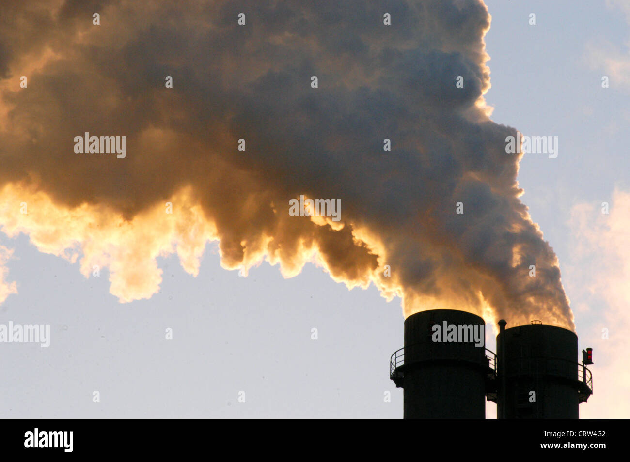 Smoking factory hi-res stock photography and images - Alamy