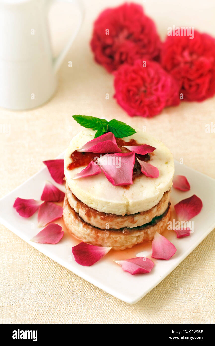 Rose petal dish hi-res stock photography and images - Alamy