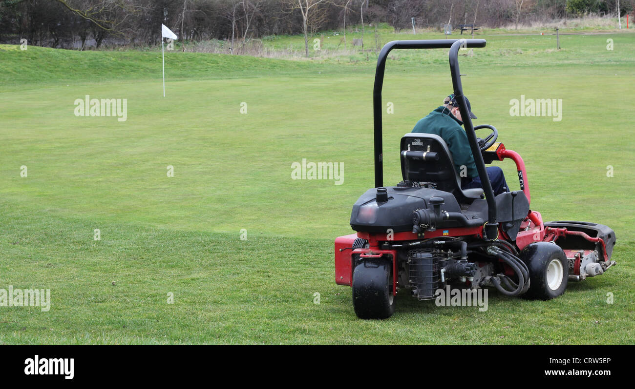 Golf greenkeeper hi-res stock photography and images - Alamy