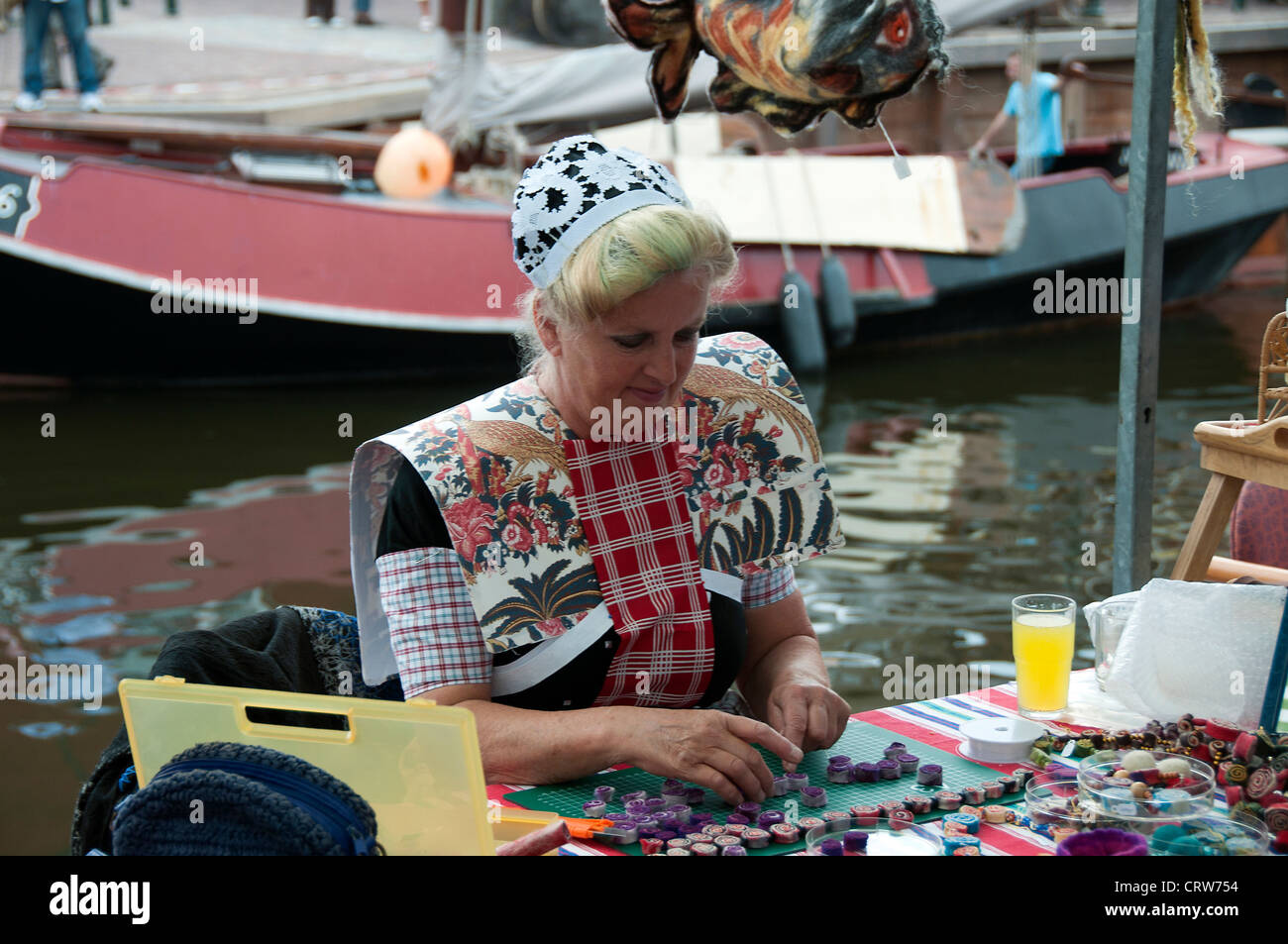 Dutch traditional costume hi-res stock photography and images - Alamy