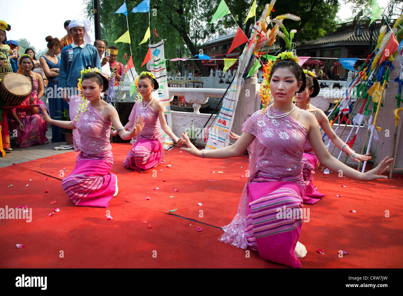 Culture dancing hi-res stock photography and images - Alamy