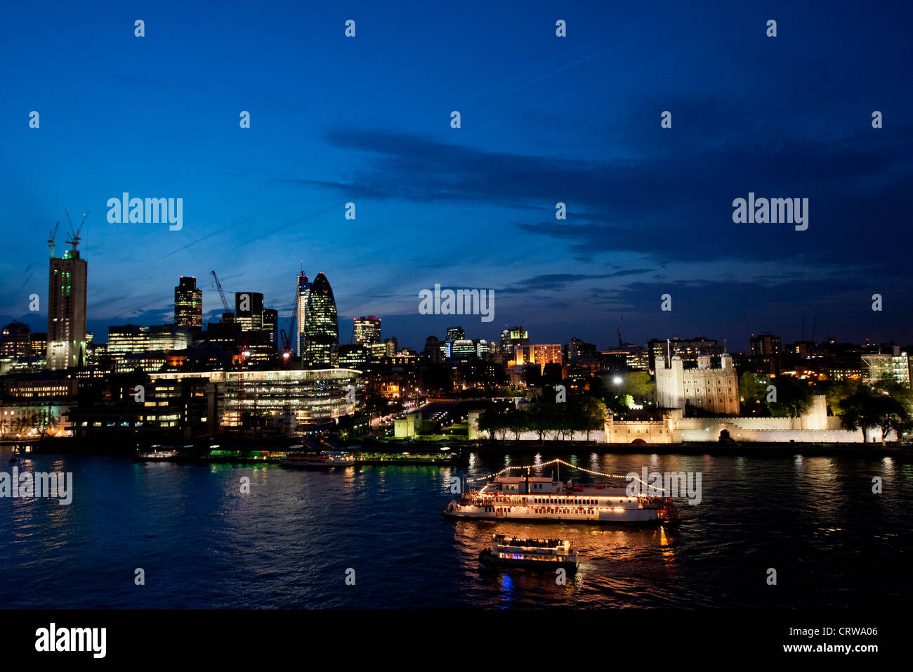 London party boat river thames hi-res stock photography and images - Alamy