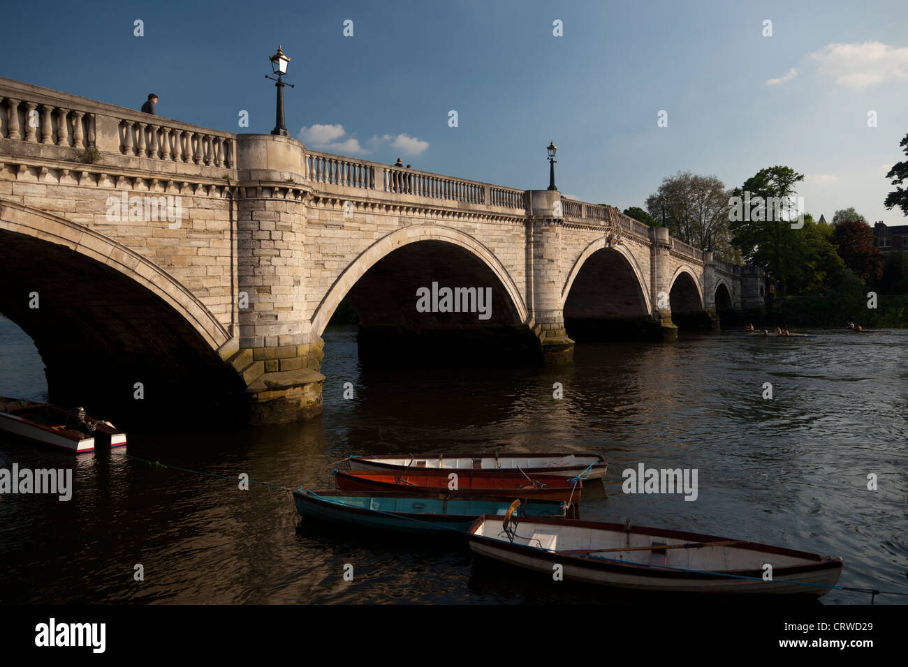 England medieval stone bridge hi-res stock photography and images - Alamy