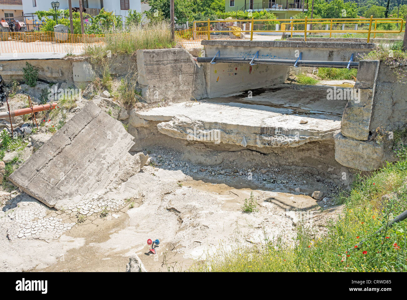 Broken concrete bridge hi-res stock photography and images - Alamy
