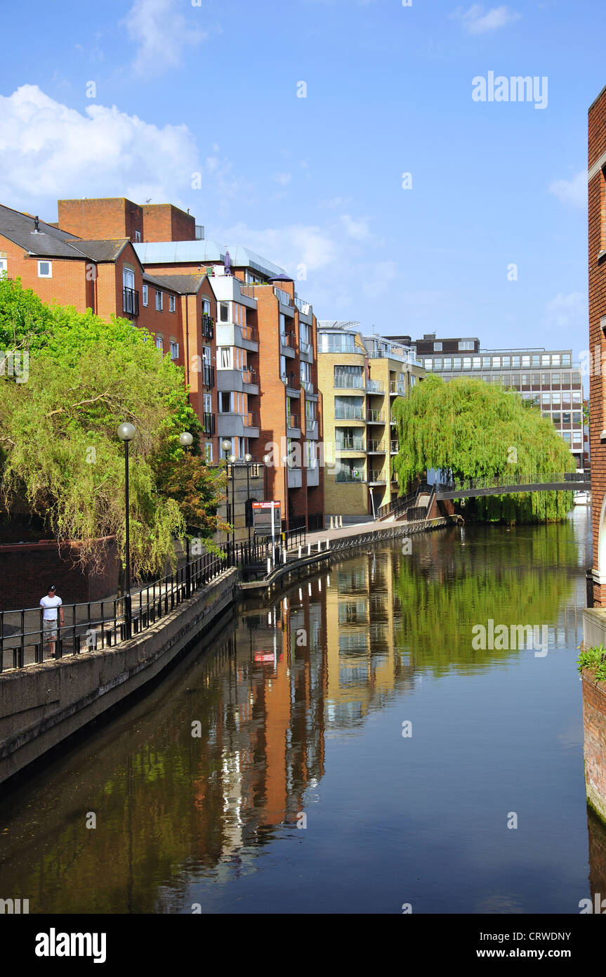 Kennet e avon canal reading hi-res stock photography and images - Alamy