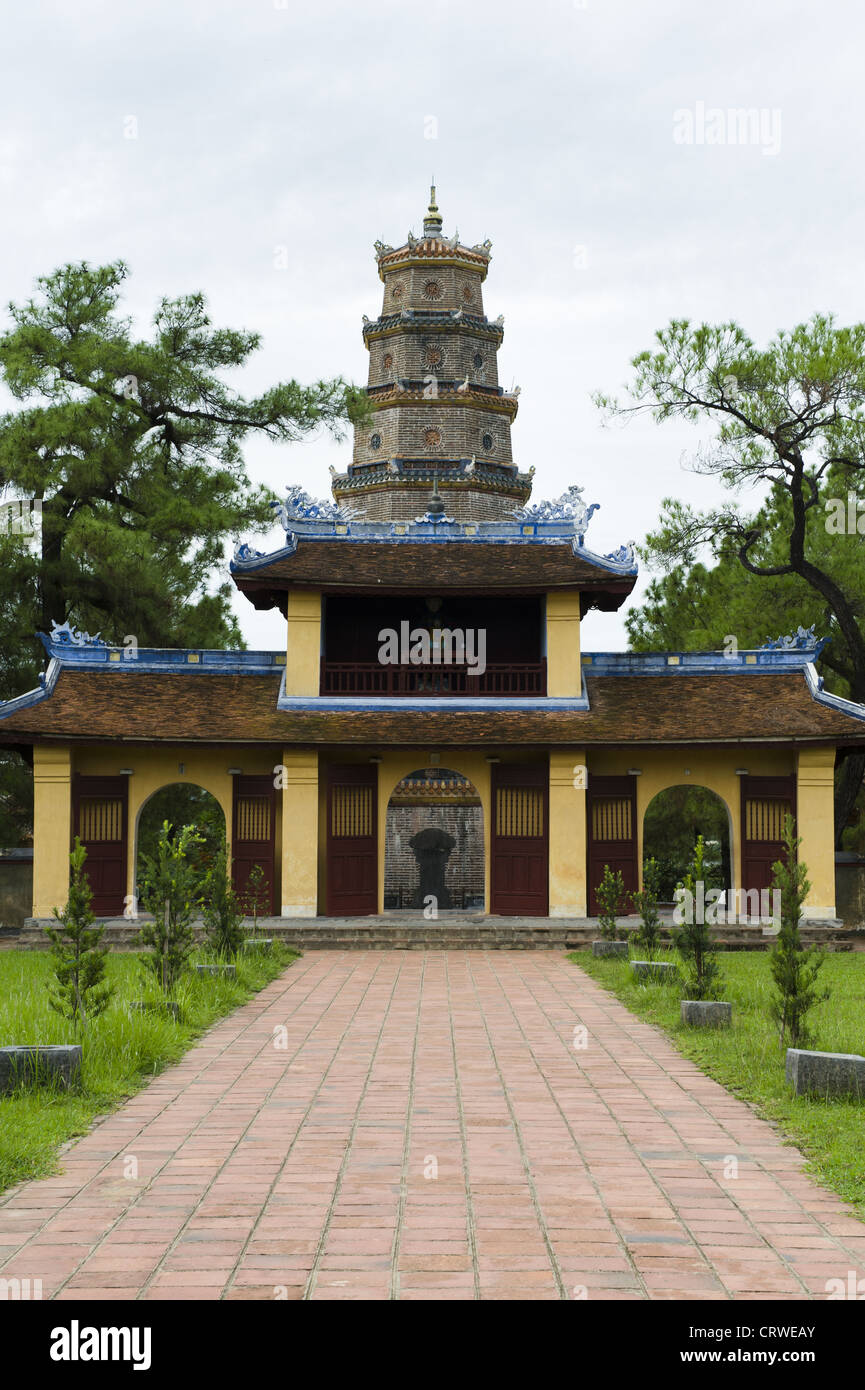 Chua thien mu temple hi-res stock photography and images - Alamy