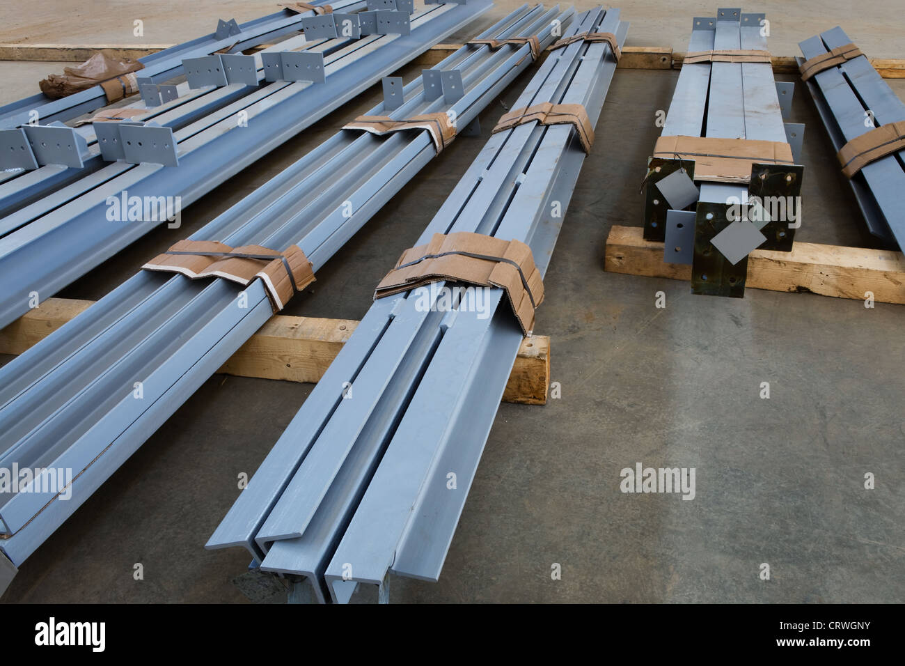 Metallic beams hi-res stock photography and images - Alamy